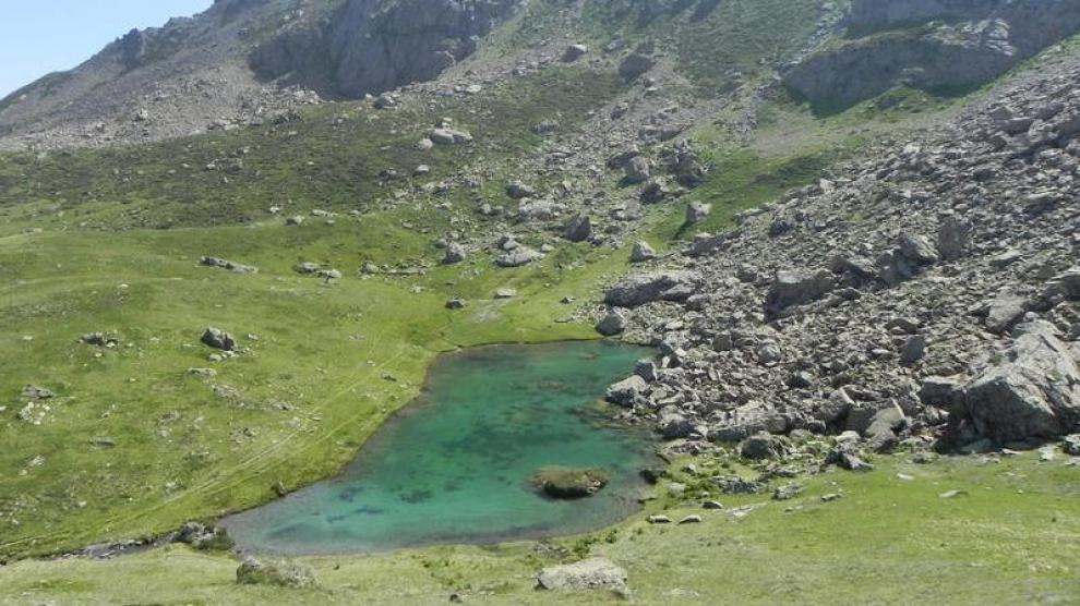 Cómo llegar al ibón de Espelunciecha, un paraje único en el Pirineo ...
