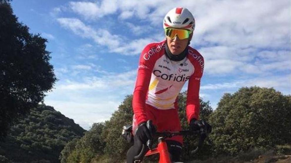 El ciclista aragonés Fernando Barceló se somete a un cateterismo