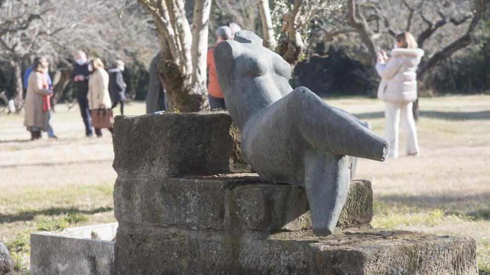 Huesca descubre los edificios y esculturas ocultos tras los setos en la ...