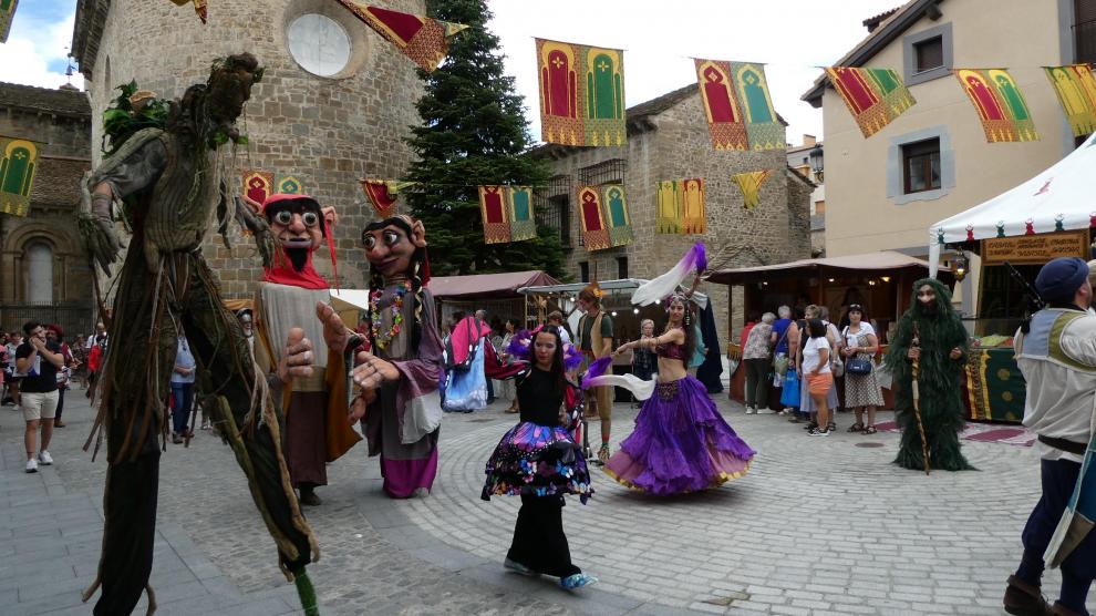 El Mercado de las Tres Culturas regresa a Jaca con 100 puestos y 200 ...