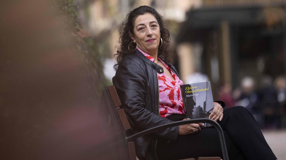 La escritora zaragoza María Frisa publica su nueva novela: '¿Quién es ...