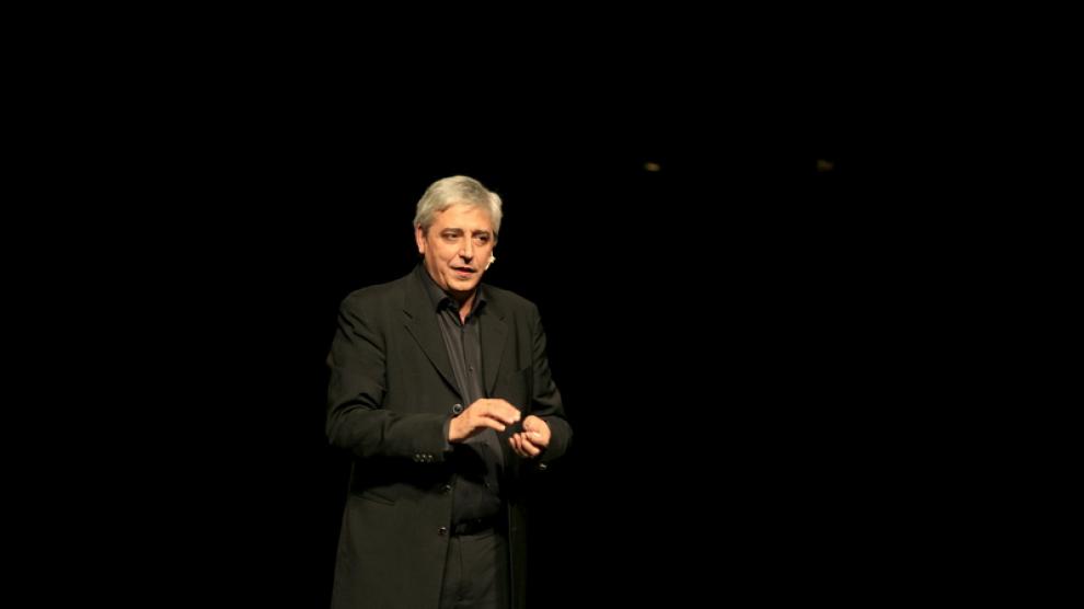 El mentalista Anthony Blake actúa esta semana en El Sótano Mágico de ...