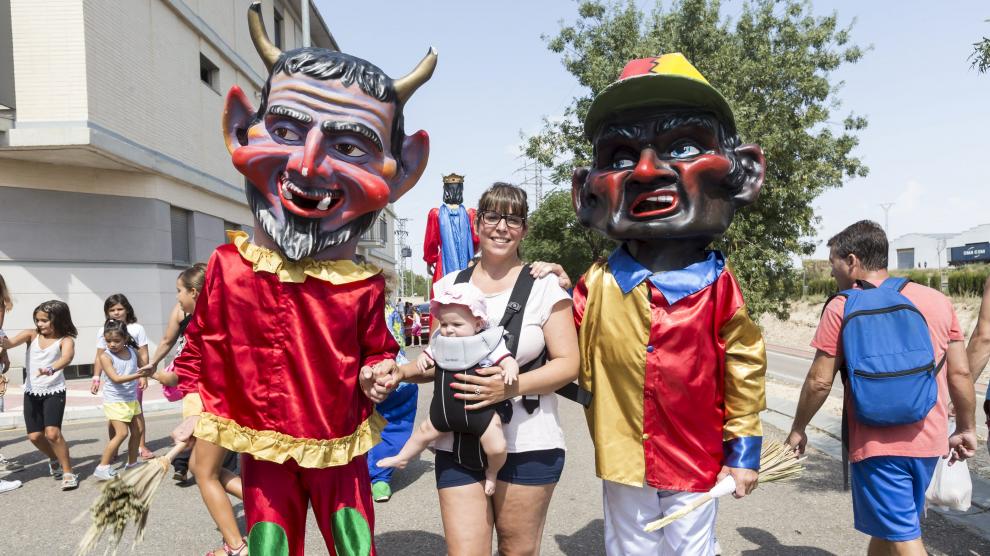 ¿Cuál es el origen de los gigantes y cabezudos? | Noticias de ARAGÓN en ...
