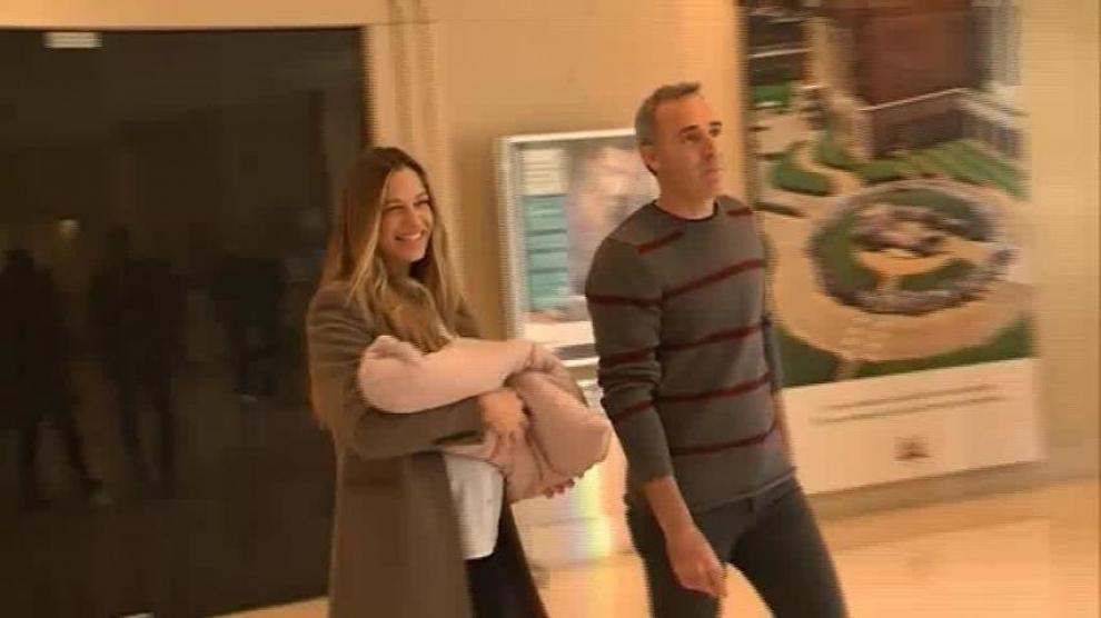 Martina Klein y Álex Corretja presentan a Érika