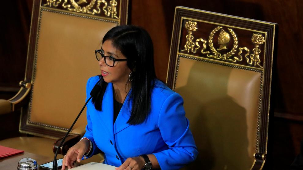 ¿Quién es Delcy Rodríguez y por qué ha sido vetada por la Unión Europea?