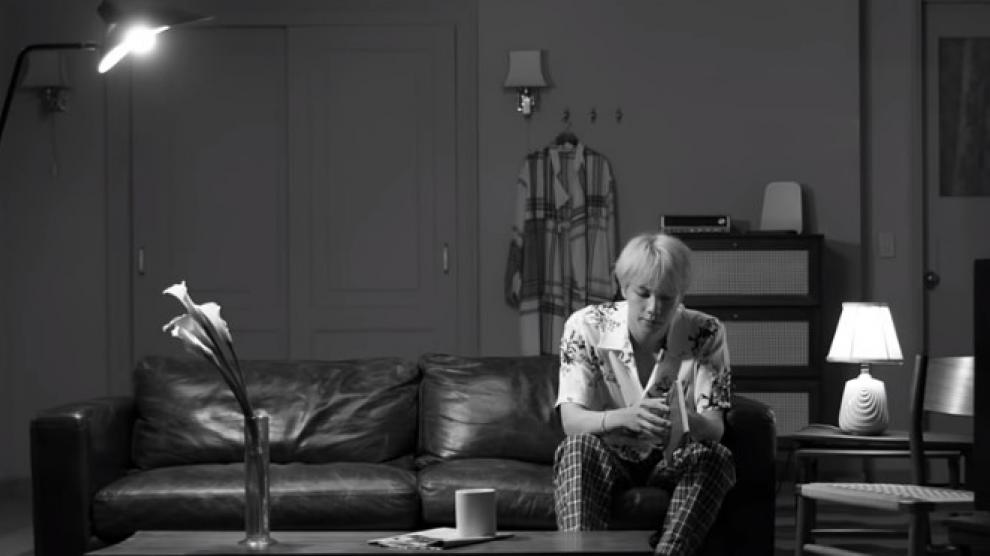 El grupo coreano BTS arrasa con un nuevo videoclip de Epiphany ...