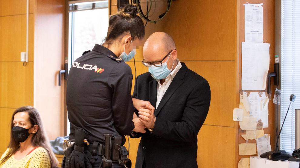 Thomas Handrick, culpable del doble asesinato de su mujer y uno de sus ...