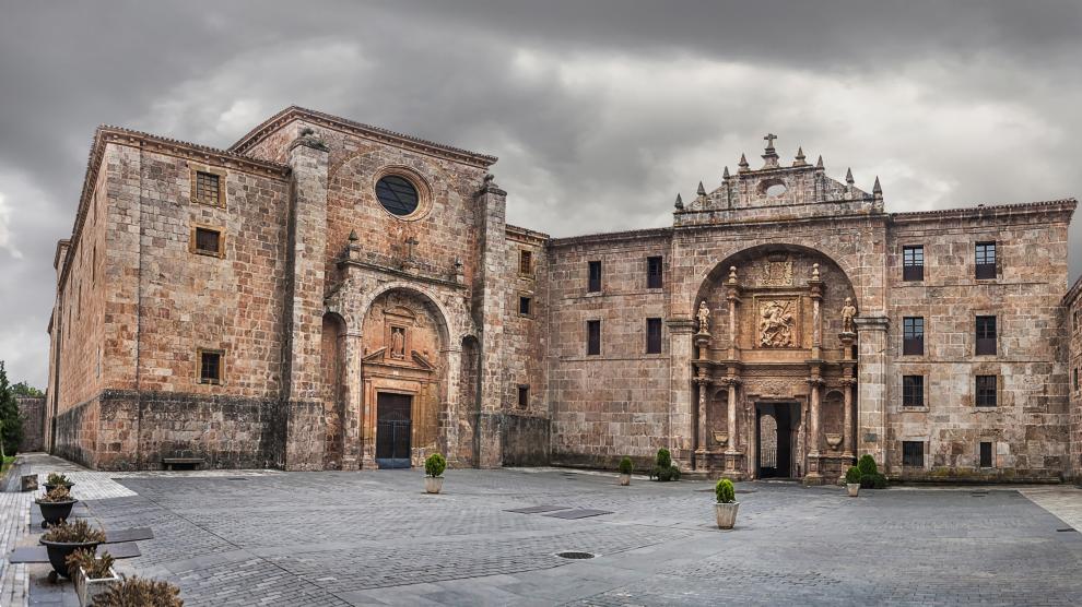 La Rioja: Monasterios, paisajes y huellas de dinosaurio