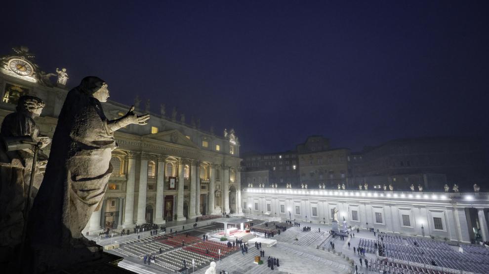 Misa funeral: el papa Francisco destaca la sabiduría, la delicadeza y la entrega de Benedicto XVI