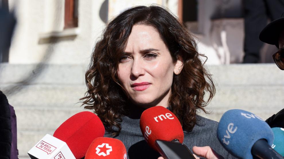 Ayuso sostiene que el Gobierno de Sánchez va a mandar "cada vez más ...