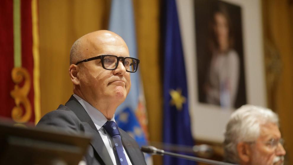 Manuel Baltar renuncia a seguir en la Diputación de Orense y cierra un ...