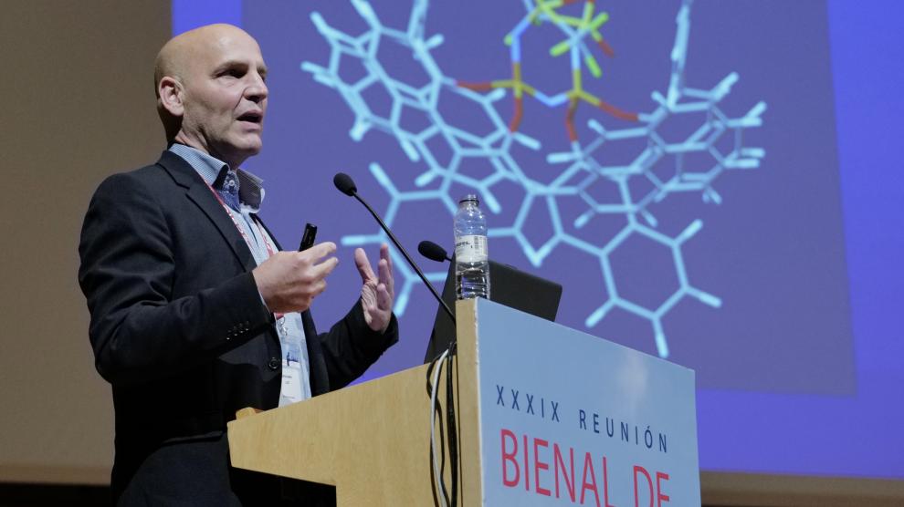 El Nobel Benjamin List aborda la preparación de nuevos fármacos en la ...