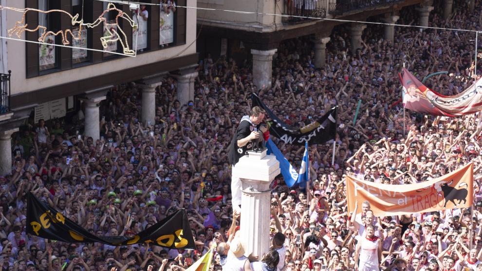 Locura vaquillera en una plaza del Torico con más gente que nunca