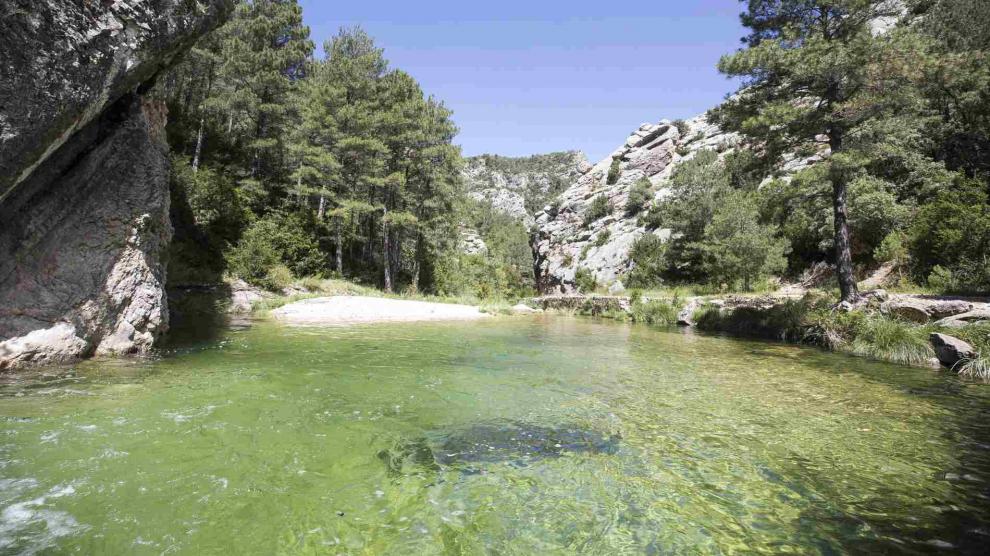 El pueblo de Aragón repleto de piscinas naturales y pozas que el resto ...