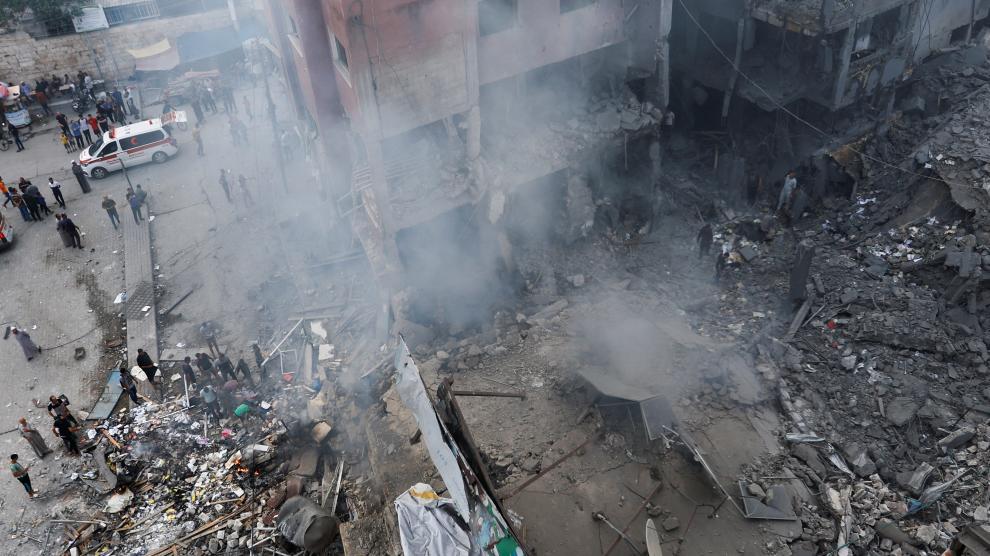 Dos periodistas mueren y otro resulta herido tras un ataque israelí contra un edificio en la ...