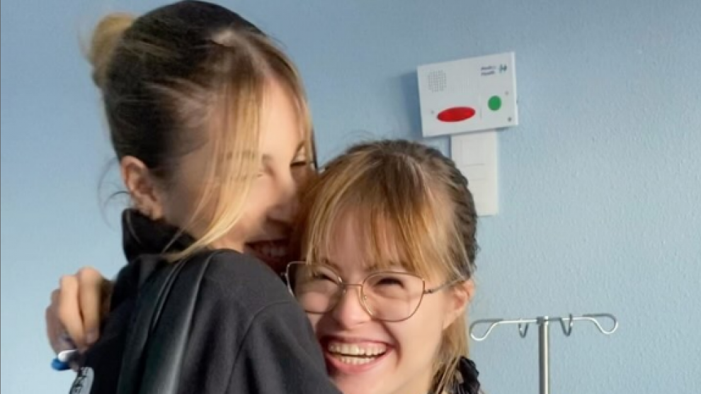 La 'influencer' Sara Cisneros anuncia que su hermana, con síndrome de ...