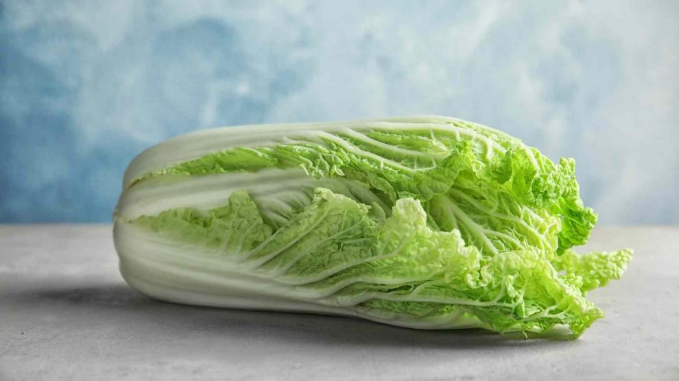 El superalimento de invierno: la col china que no huele al cocinarla