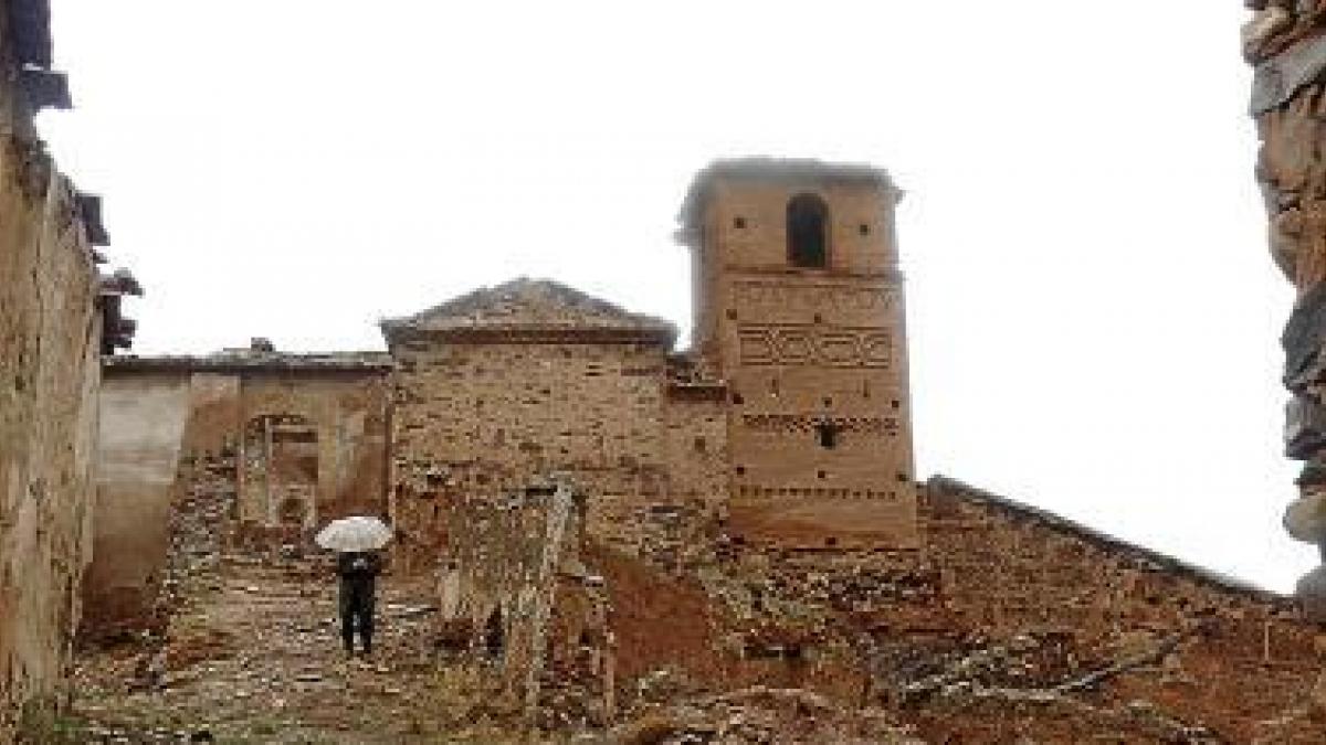 "O actúan o la torre mudéjar se caerá"