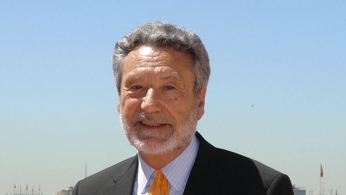 Luis del Val presenta su libro 'Reunión de amigas'