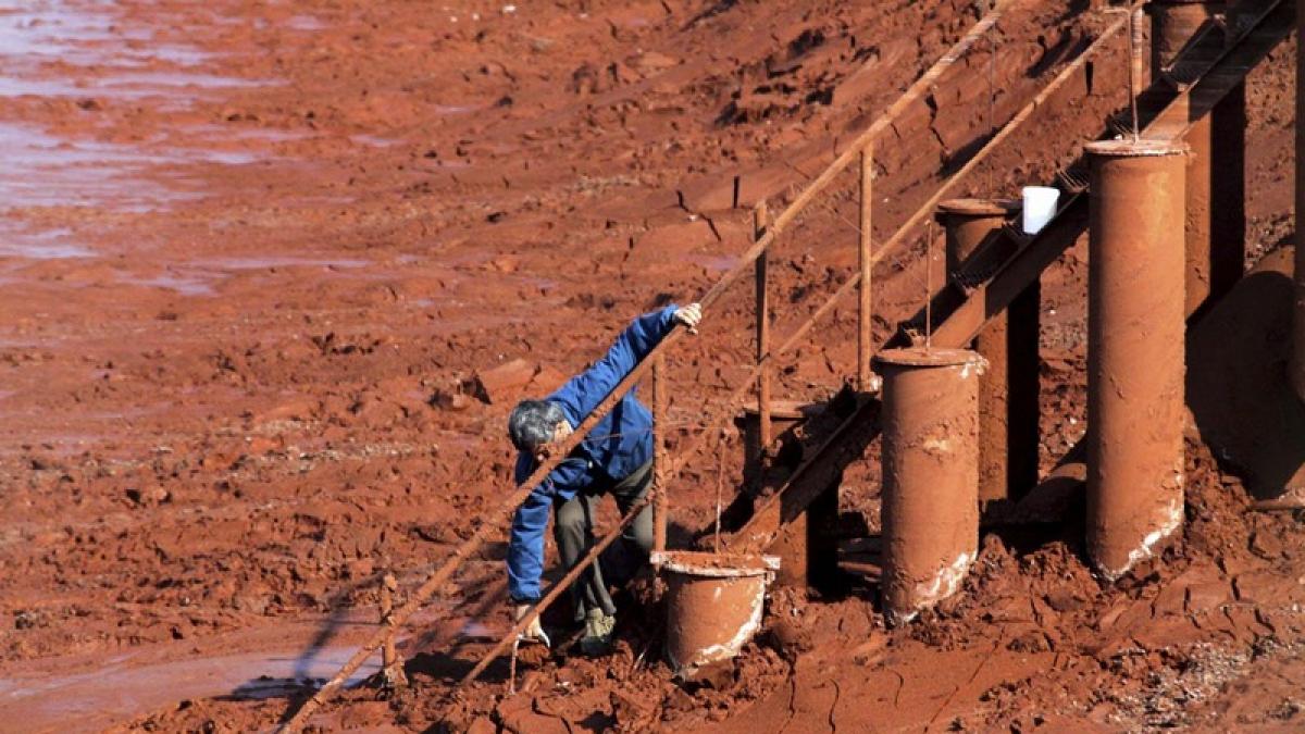 Lodo rojo. Un test sobre vertidos tóxicos