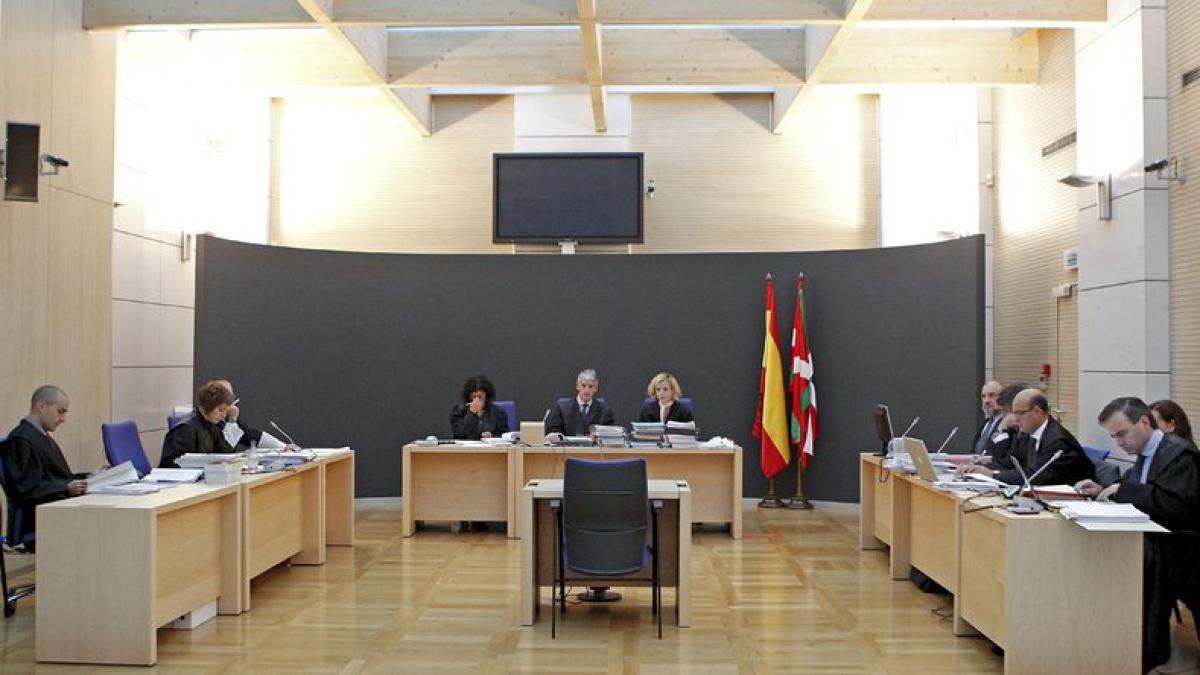 Condenados Cuatro Guardias Civiles Por Torturar A Los Etarras De La T4