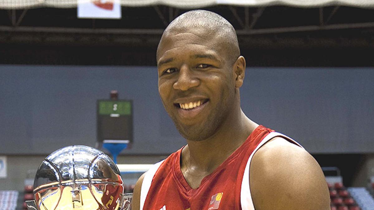 Los problemas con el visado retrasan la llegada de Elonu