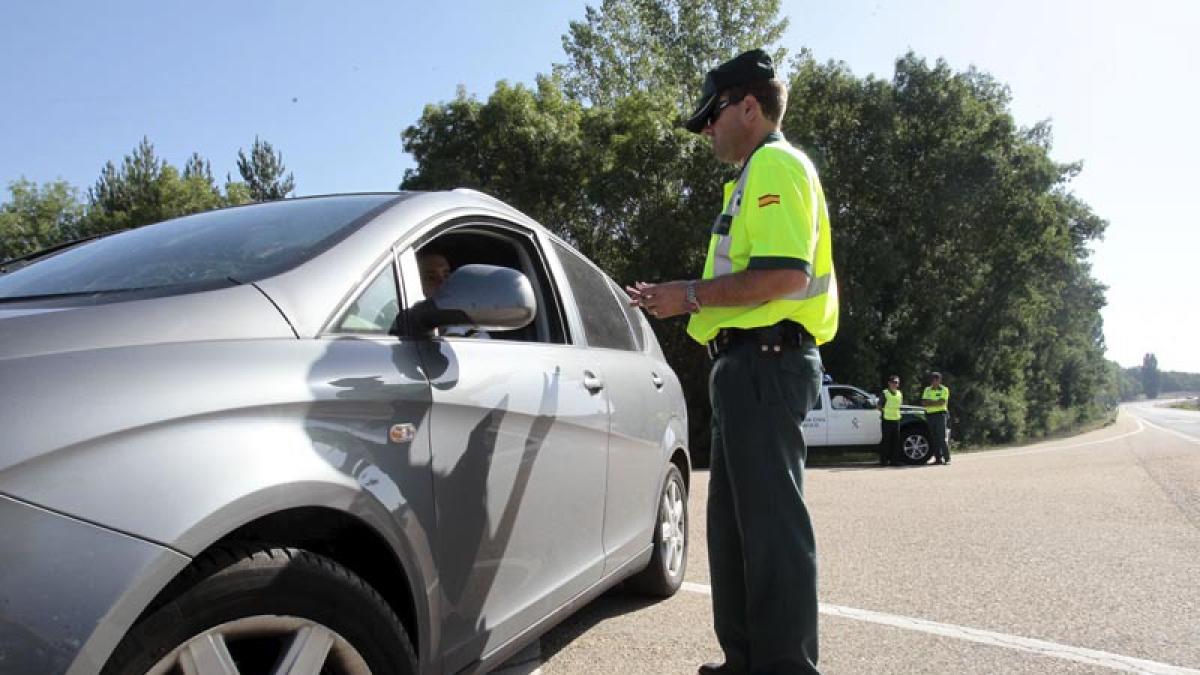 ?Un conductor español multado en la UE no pierde sus puntos, pero puede ...
