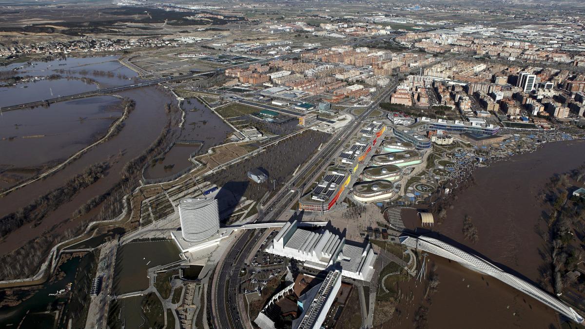 La riada del Ebro supera las previsiones y causa numerosos problemas en ...