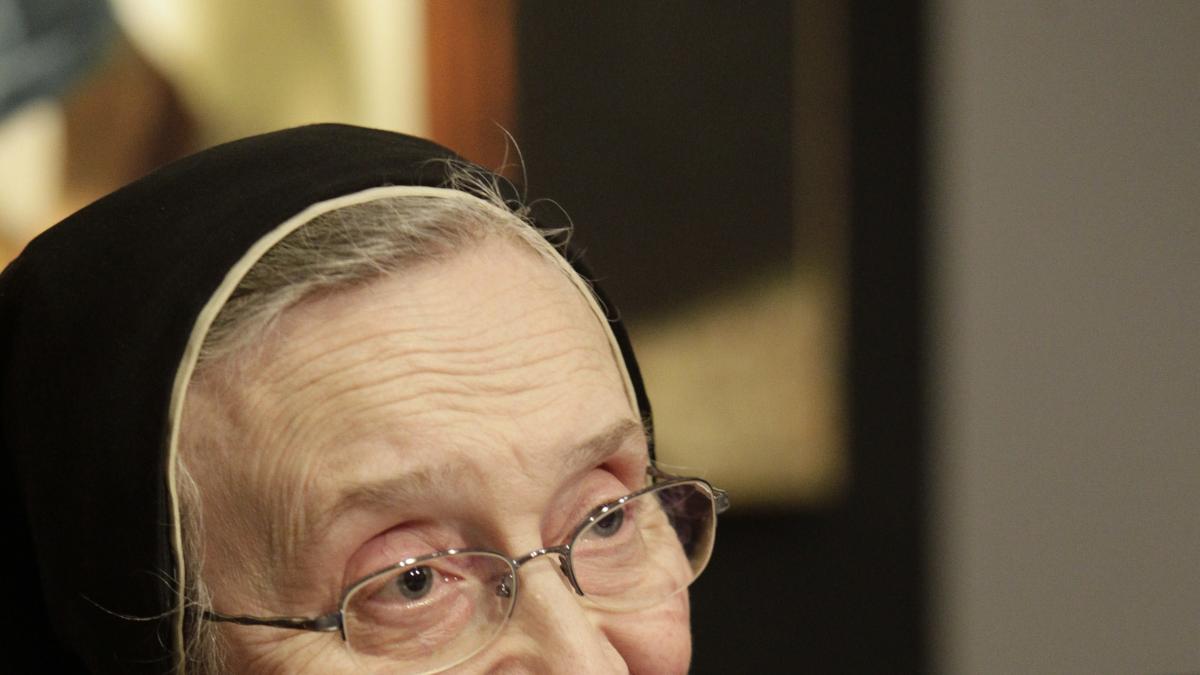 La pintora Isabel Guerra en la quinta conferencia de Ibercaja ...