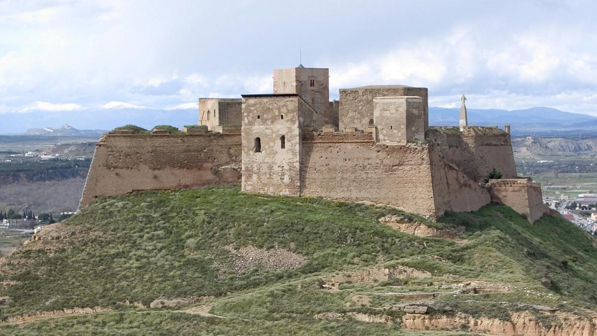 El castillo de Monzón reajusta su horario de visitas | Noticias de ...