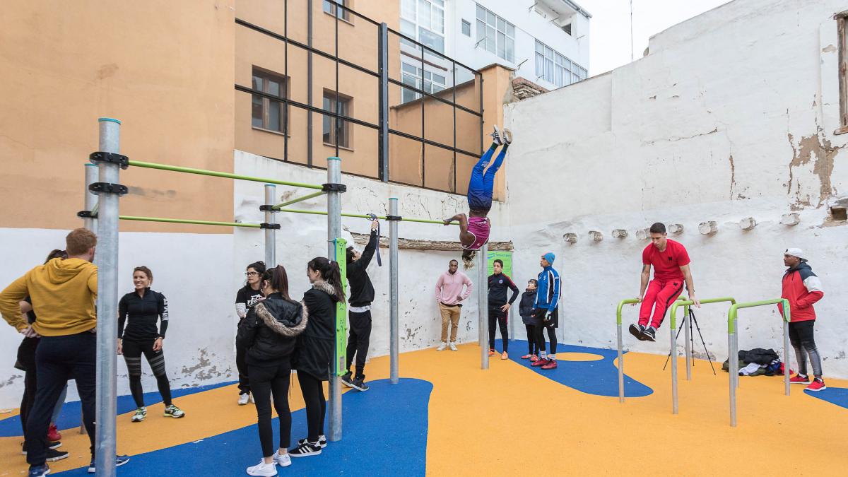 El barrio de San Pablo estrena una instalación deportiva de calistenia ...