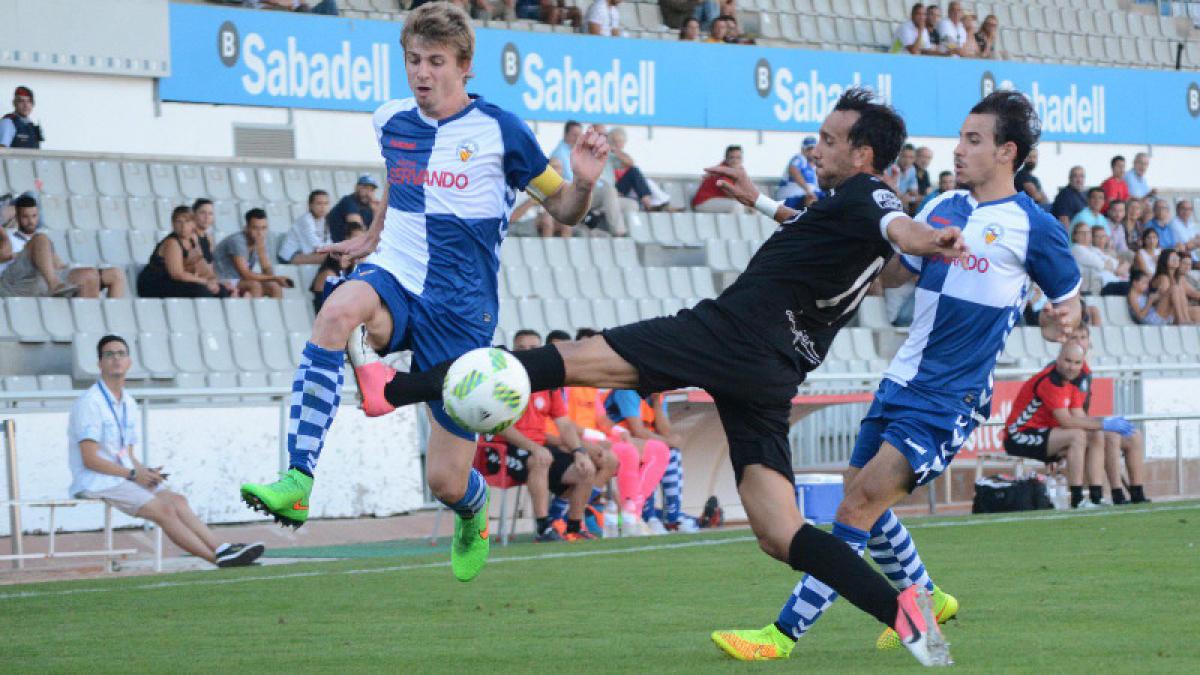 Primer partido de liga, primeros tres puntos para el CD Ebro