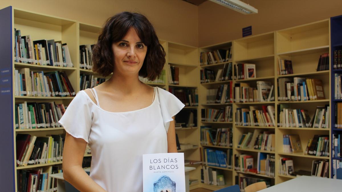 Marta Armingol presenta su primera novela, 'Los días blancos ...