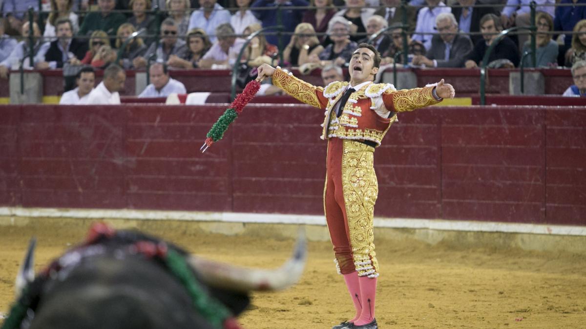 Corrida de toreros banderilleros ante reses de El Pilar