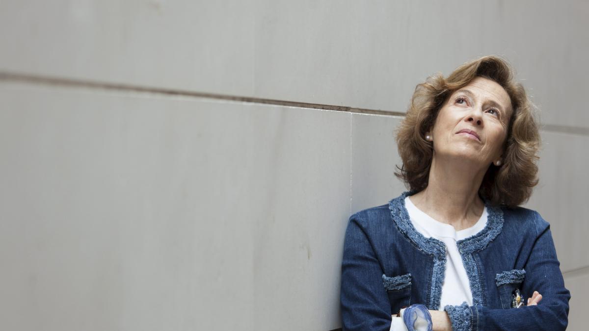 Entrevista a la escritora Julia Navarro presentando su libro 'Tú no ...