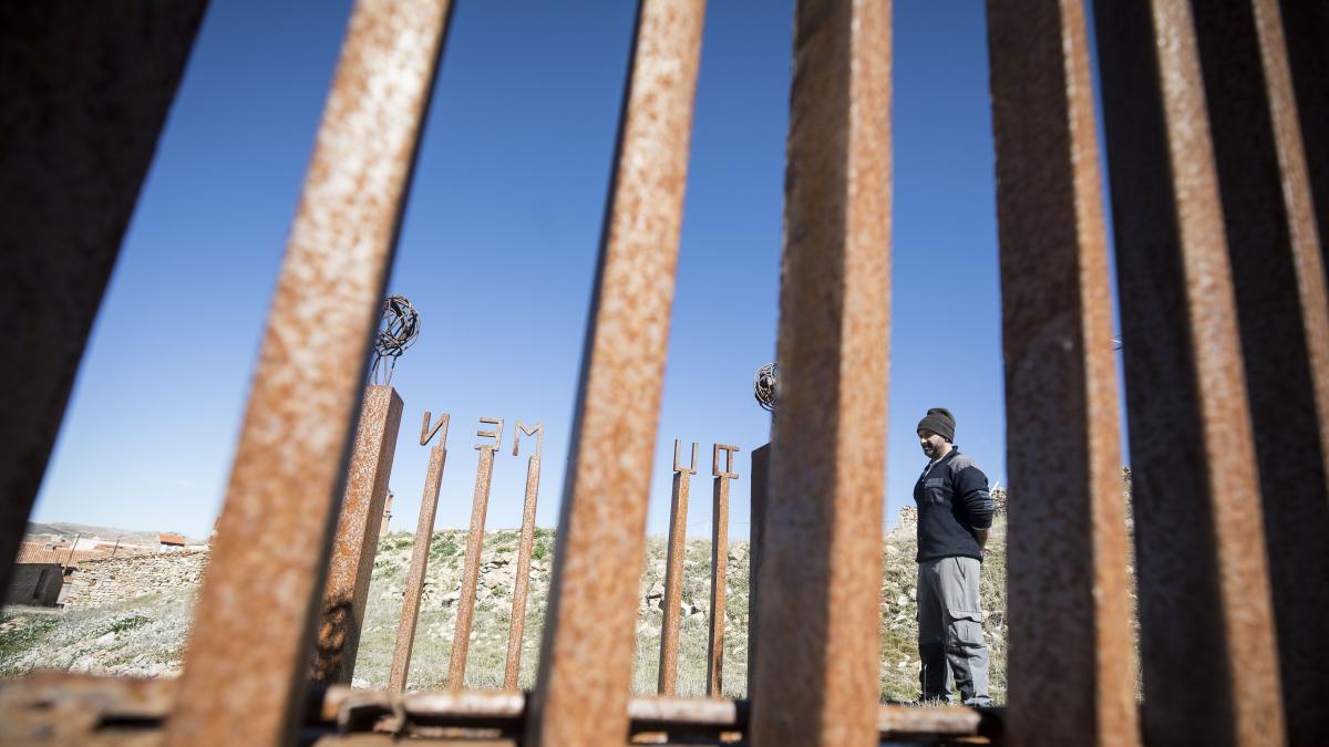 Rillo, un pueblo de acero con mucho arte y los recuerdos ligados a la mina