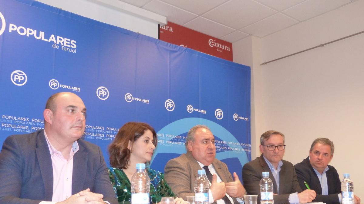 El PP se reivindica como única alternativa al PSOE