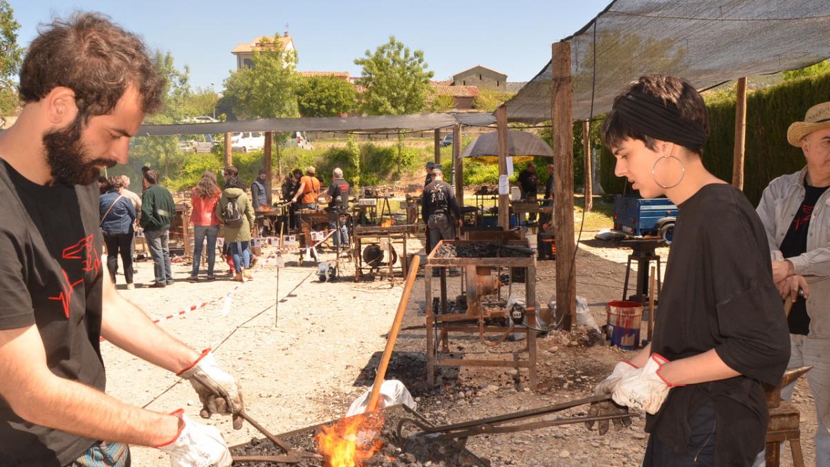El oficio de forjador revive en Estada