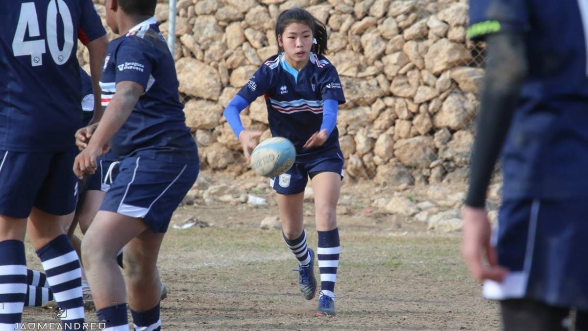 La jugadora del Bantierra Fénix Bing Bing Vergara se acerca a la ...