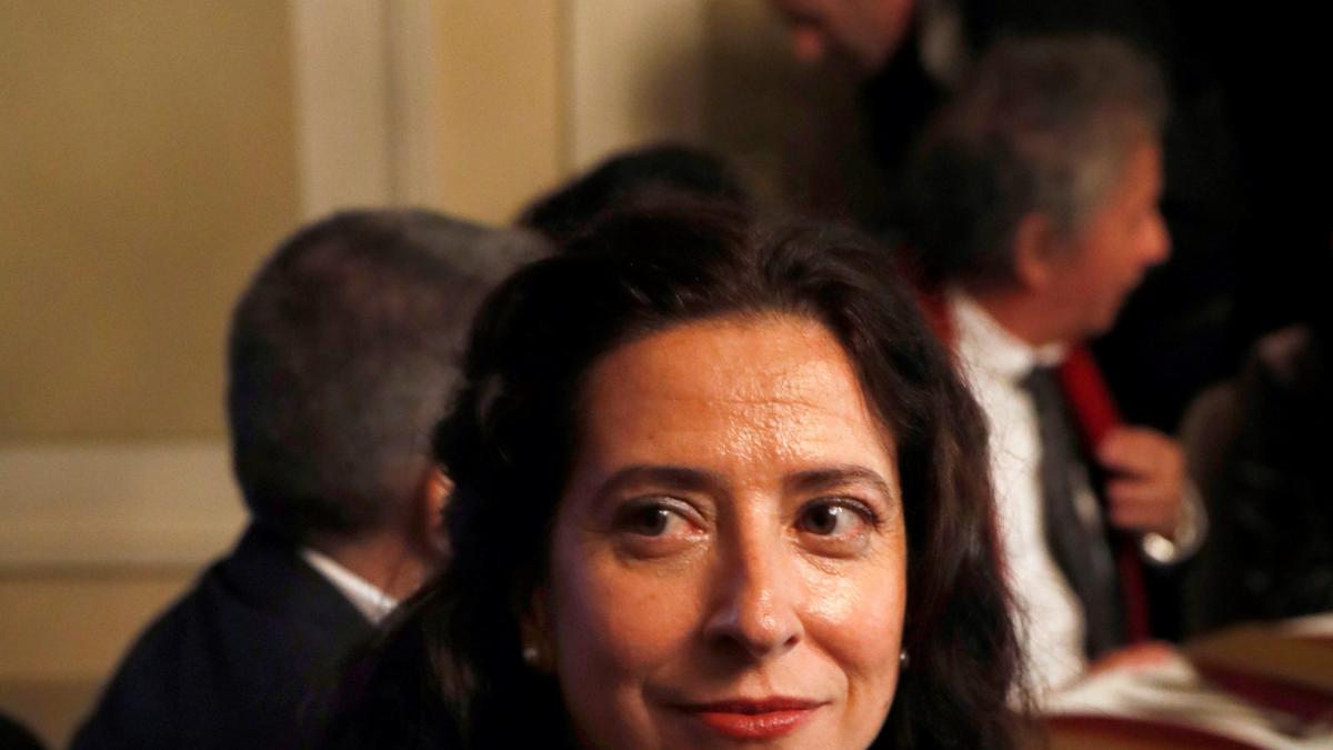 Ana Merino gana el 76 Premio Nadal con su primera novela, 'El mapa de ...