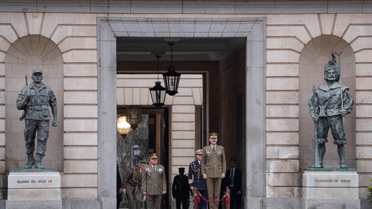 Galería de fotos: Felipe VI visita el Cuartel General del Ejército en ...