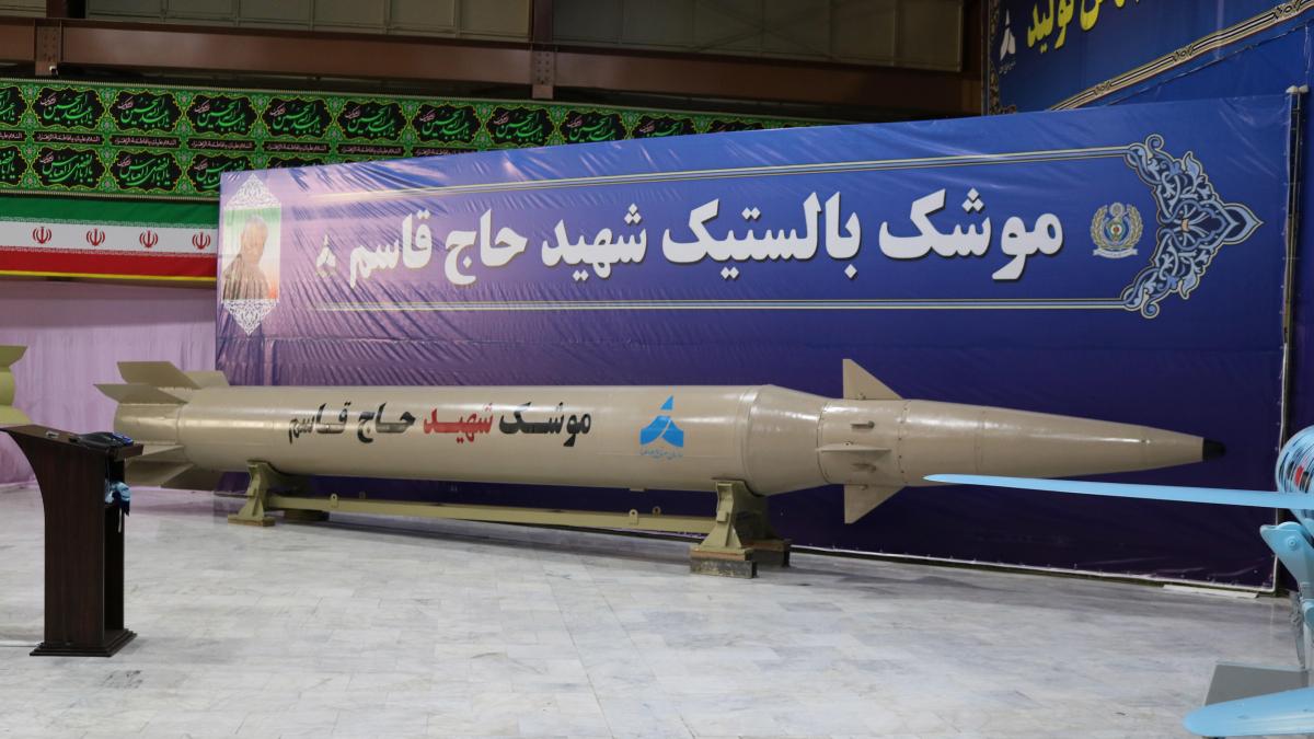 Irán Presenta Nuevos Misiles Balístico Y De Crucero En Medio De La