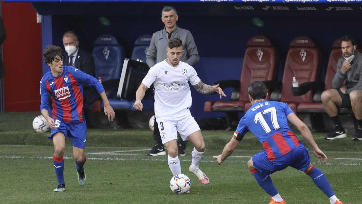 La SD Huesca sigue a dos puntos de la permanencia