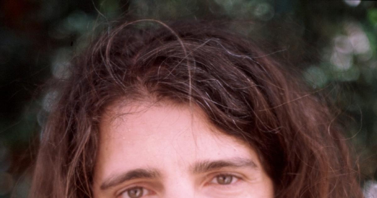 Alejandro Simón viaja de la oscuridad a la luz en una novela de amor ...