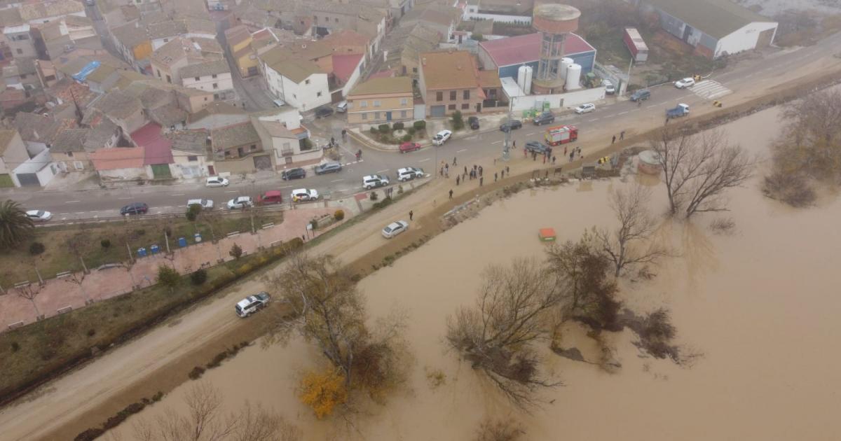 Todos los vídeos de la crecida del Ebro a su paso por Aragón