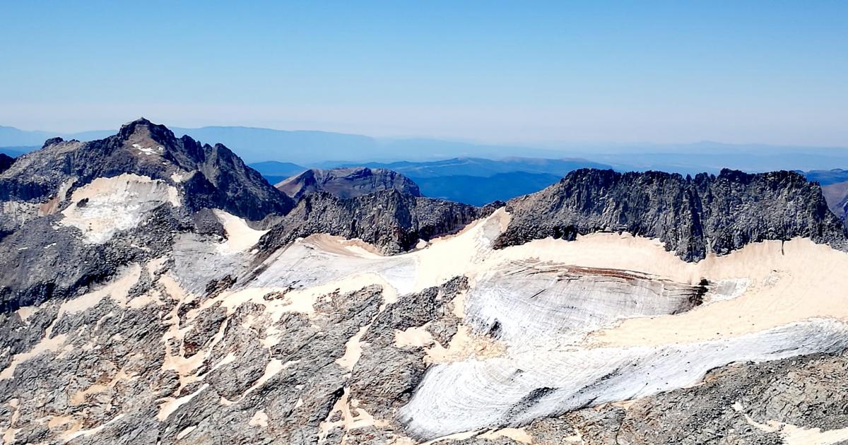 Hasta 500 personas intentan a diario ascender al Aneto durante los ...