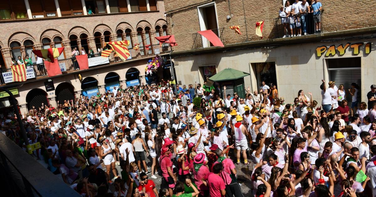 El chupinazo inaugura las fiestas de Zuera en honor a San Licer