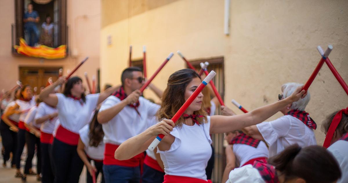 La emoción y la pasión del Dance del Paloteo reinan en Longares