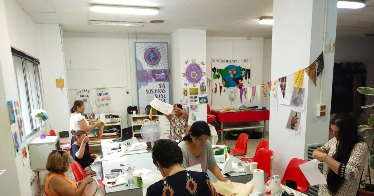 Los sindicatos valoran positivamente el cobro del paro de las empleadas ...