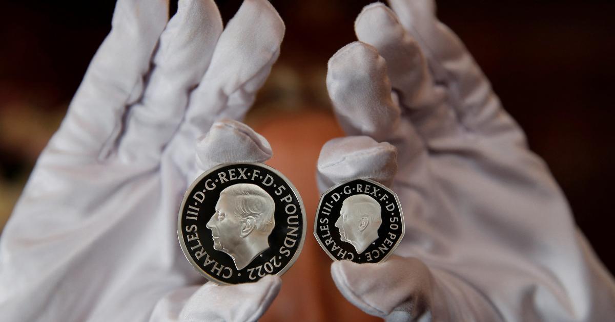 Presentan la nueva moneda con la imagen del rey Carlos III